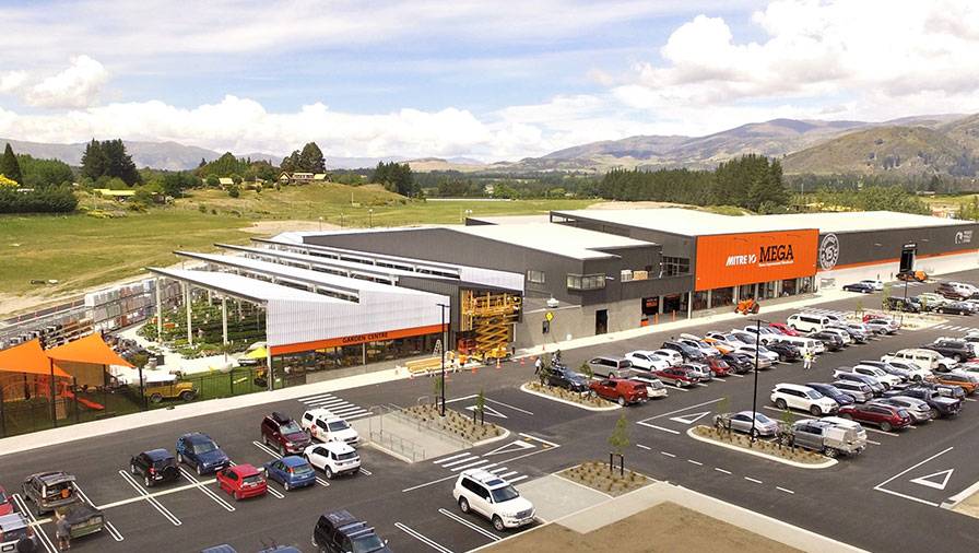 Mitre 10 boss resigns