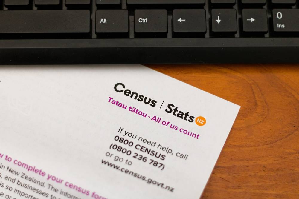 Government puts paper census in the bin