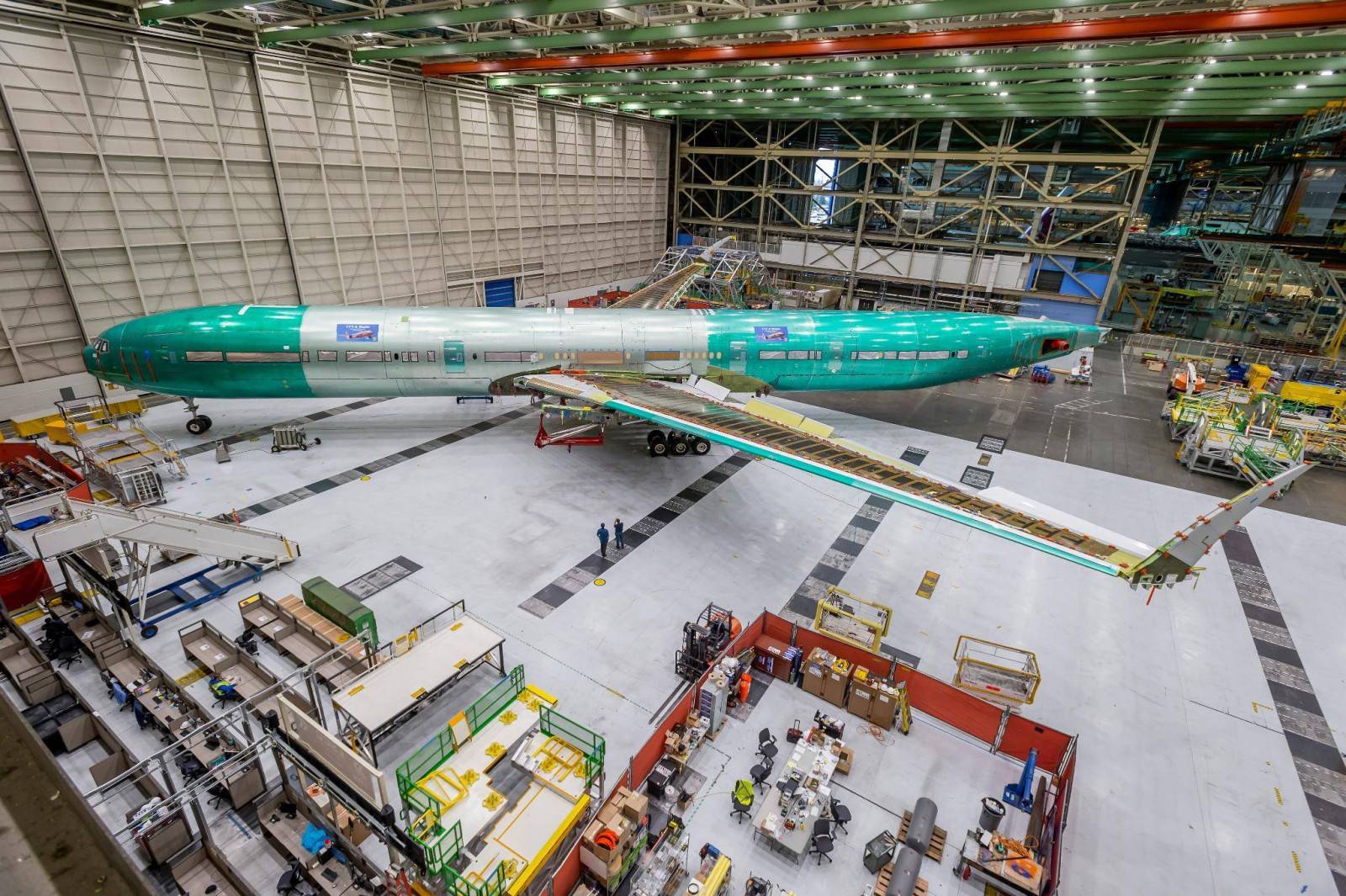 Carry on: Boeing displays 777X, first B777 enters museum, and more