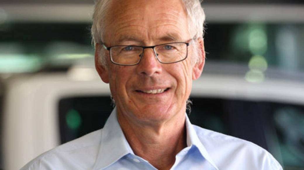 Colonial's trading profit falls on new car slowdown