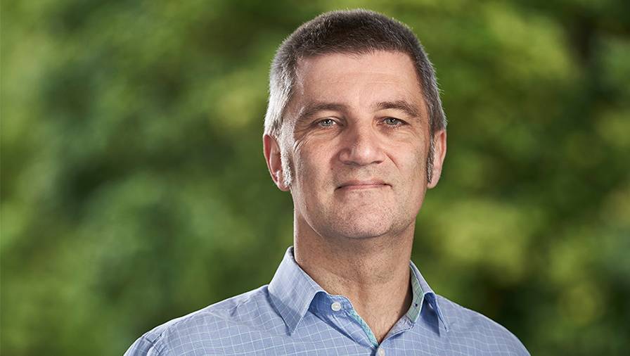 Fidelity mum on top pay nearly doubling to $1m