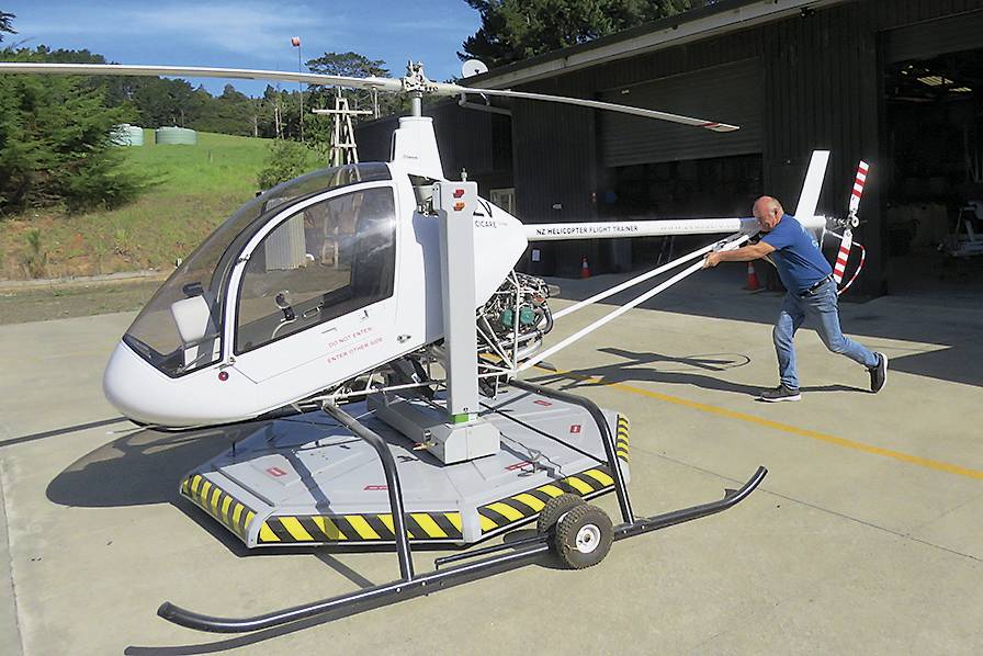 Tethered helicopter trainer for beginners