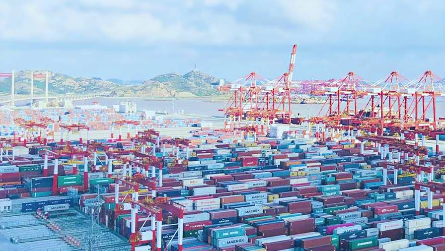 Exporters scramble to find replacements for congested Shanghai Port