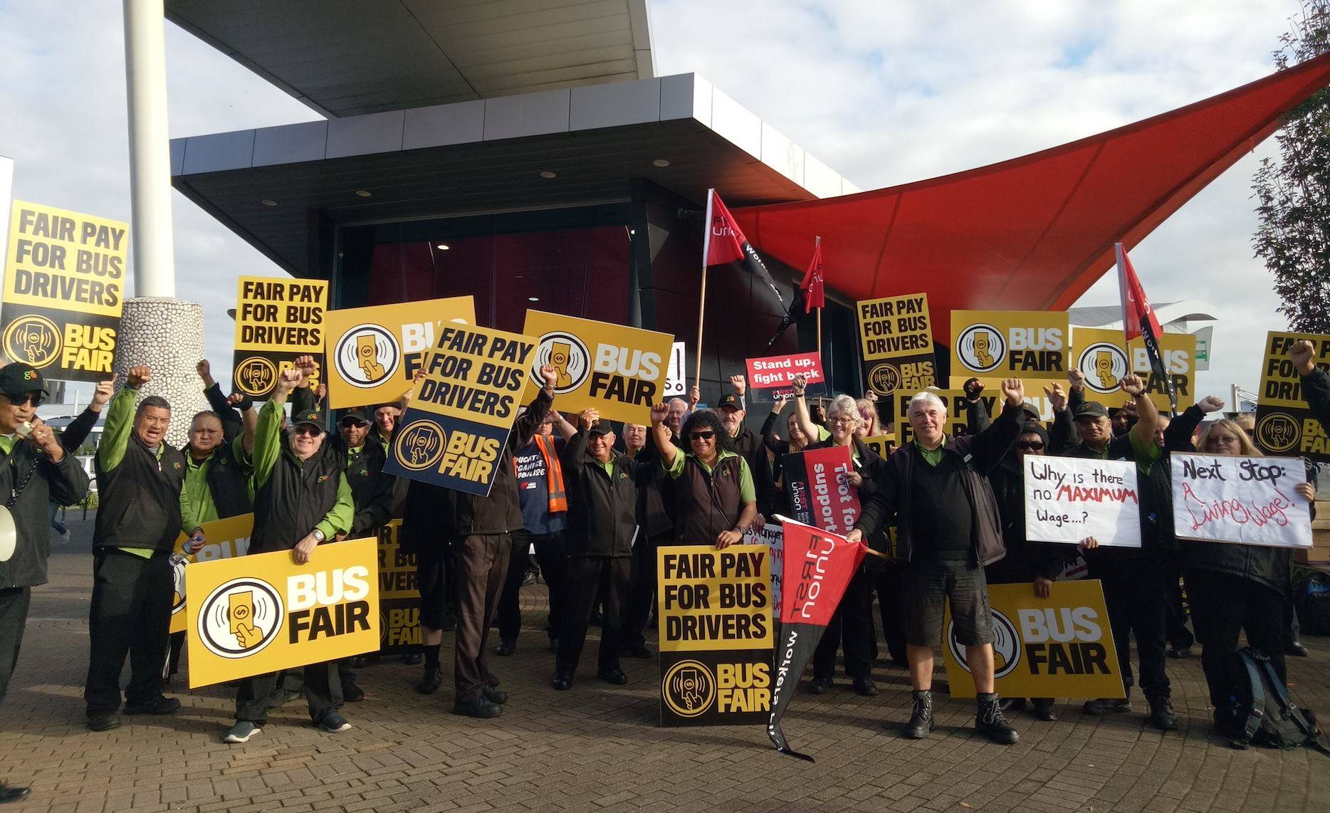 Union: Auckland bus dispute an effort to de-unionise drivers