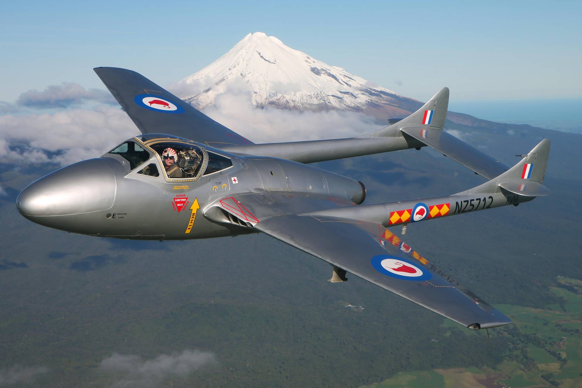 Review: ‘From the Pilot’s Seat’