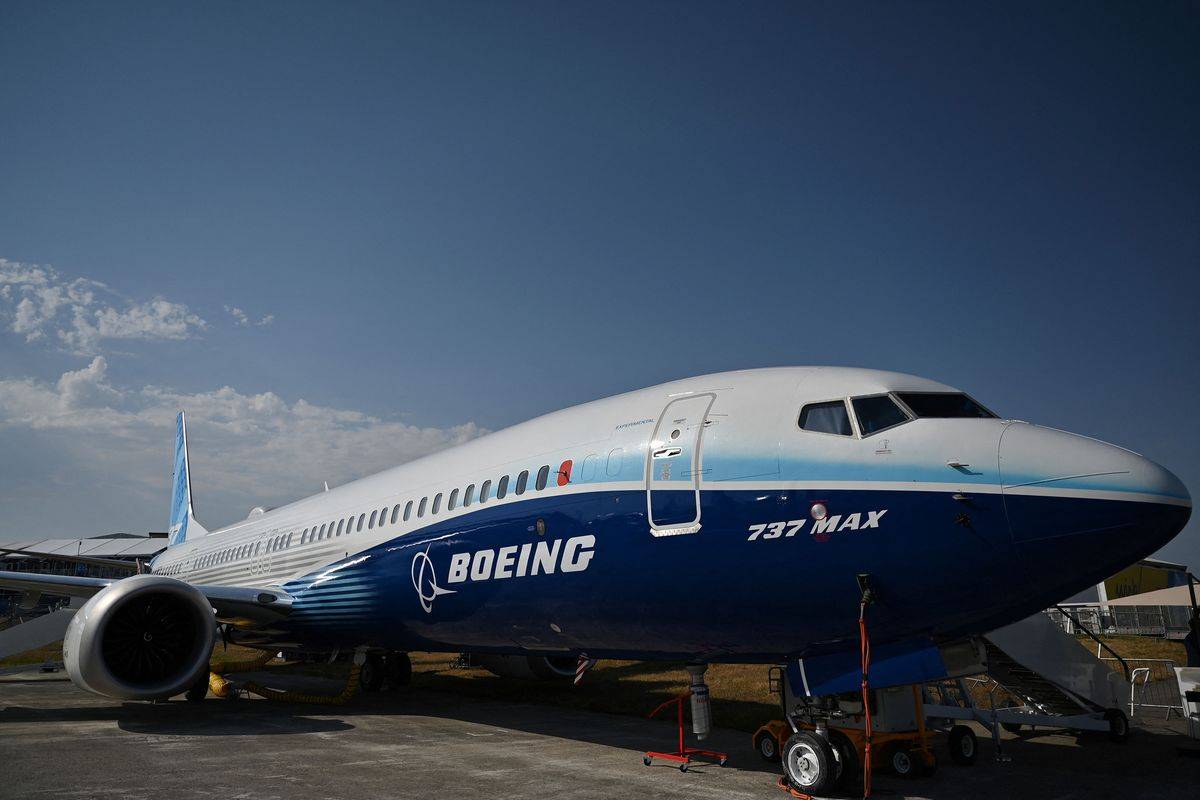 Boeing deliveries rise as Airbus races ahead
