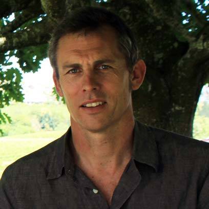 Century-old winemaker enters supermarkets for first time