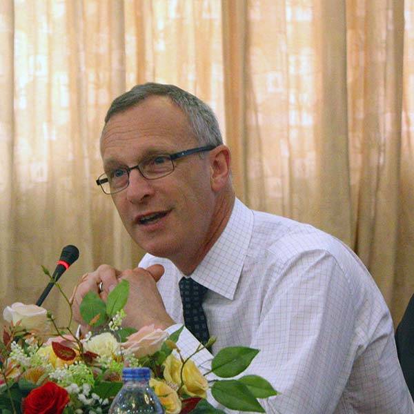 Dairy farmers take contractual claim against Fonterra