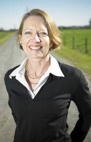 China moves to out-muscle Fonterra