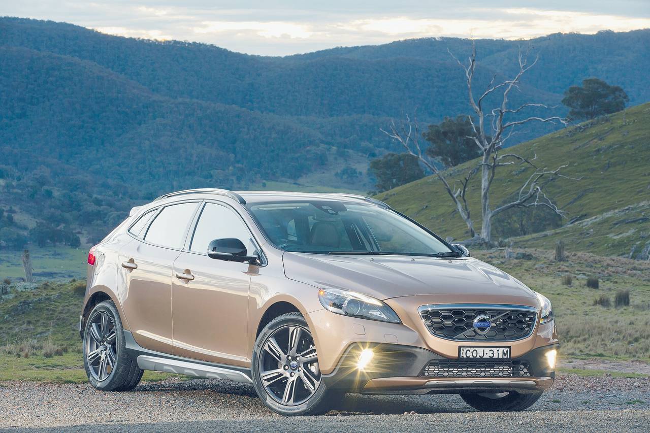 Super-safe V40 fresh from a past era