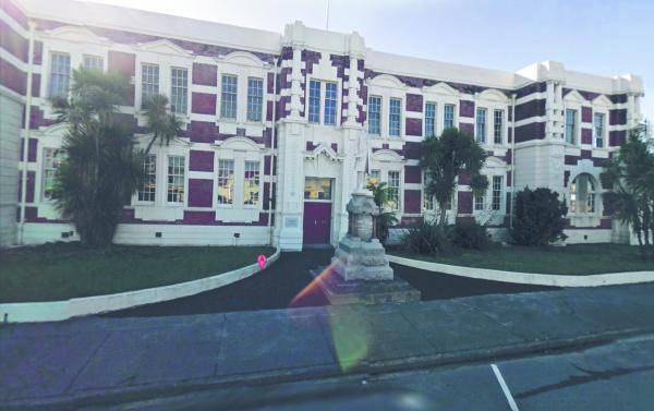 Seddon House 'going for a song'