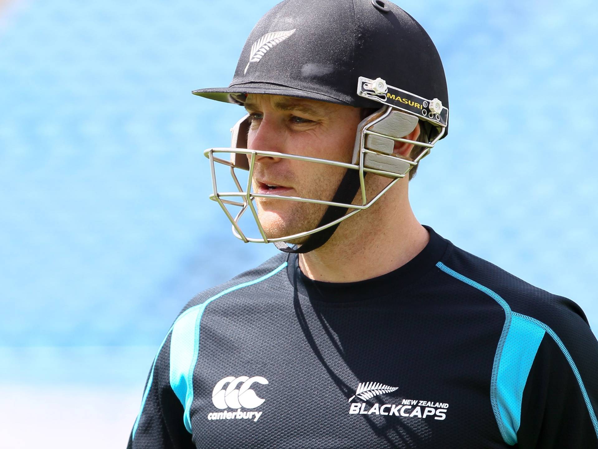 McCullum hits triple century, tributes flow