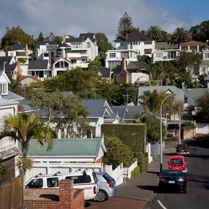 Households rein in house-price expectations in latest RBNZ survey