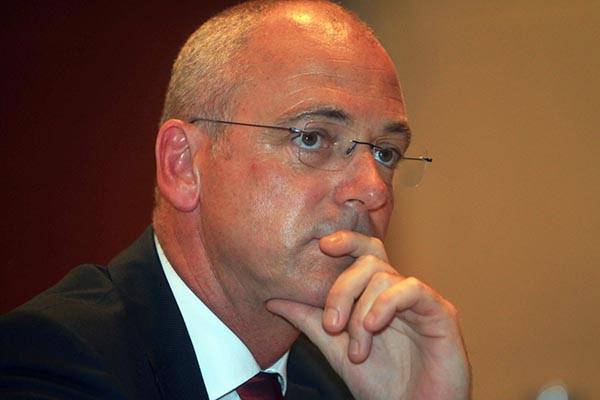 Dairy prices slip for fourth straight auction